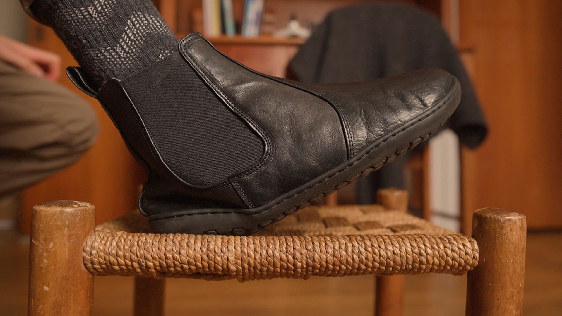 Mukishoes Chelsea Boot Side Stool