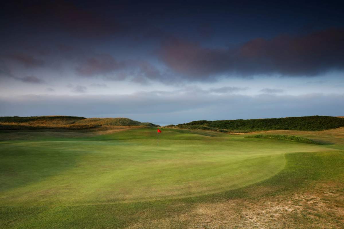 Dunstanburgh Castle Golf Course Review by Lewis Goodwin | Top 100 Golf ...