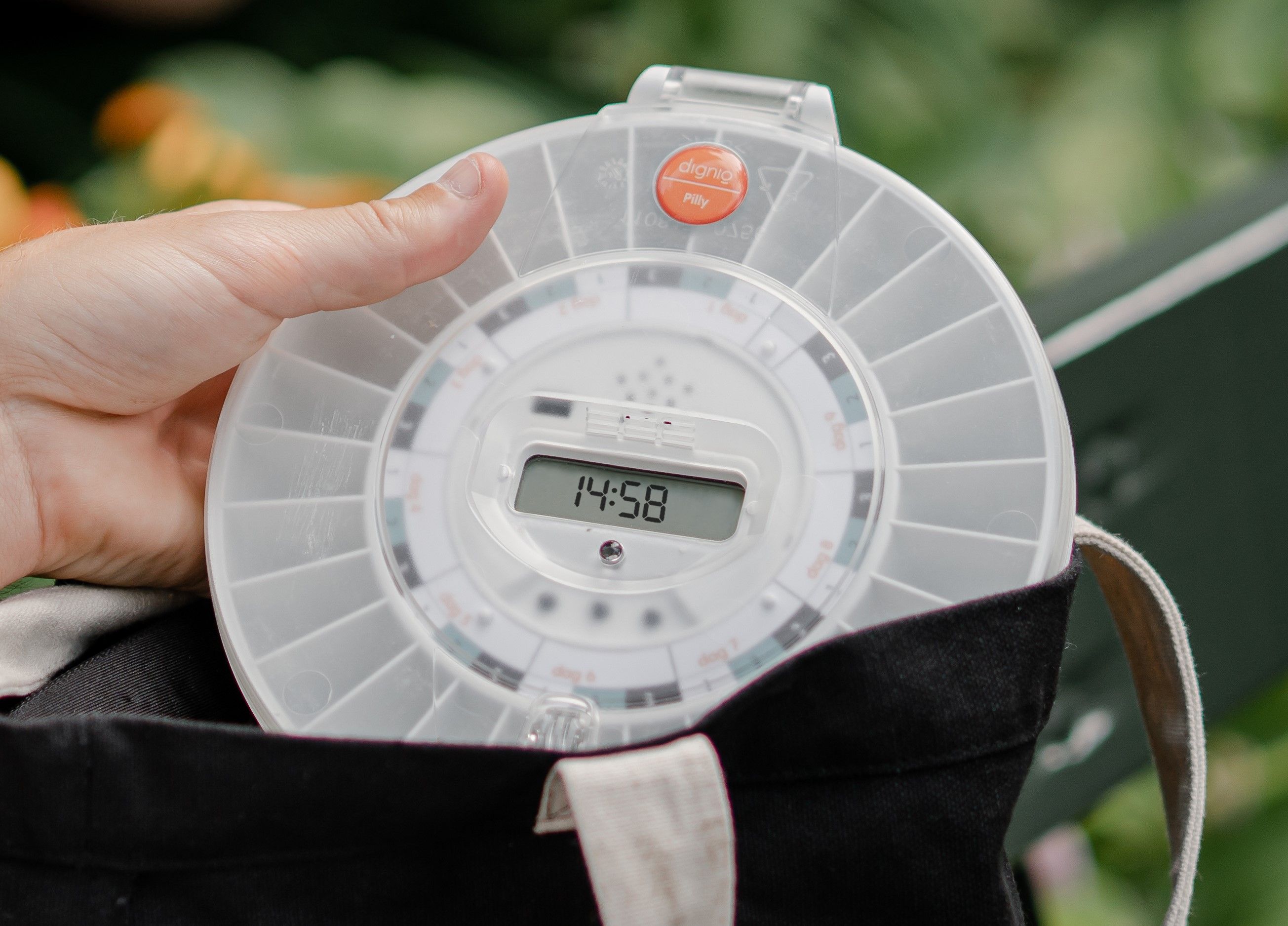 Pilly medication dispenser