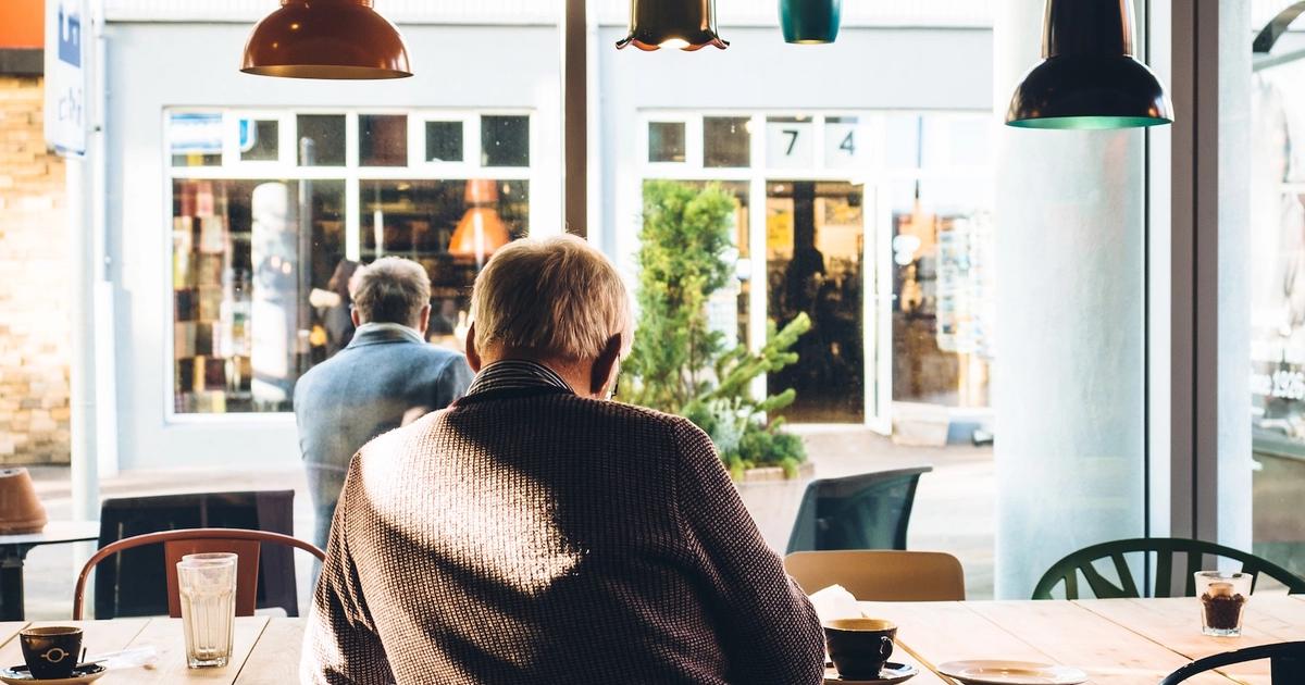Intergenerational Travel – 10 Pros & Cons of Traveling With | BootsnAll