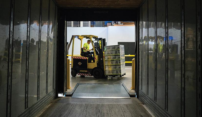 Working With An Alcohol Distributor: A Beginner's Guide | Flavorman