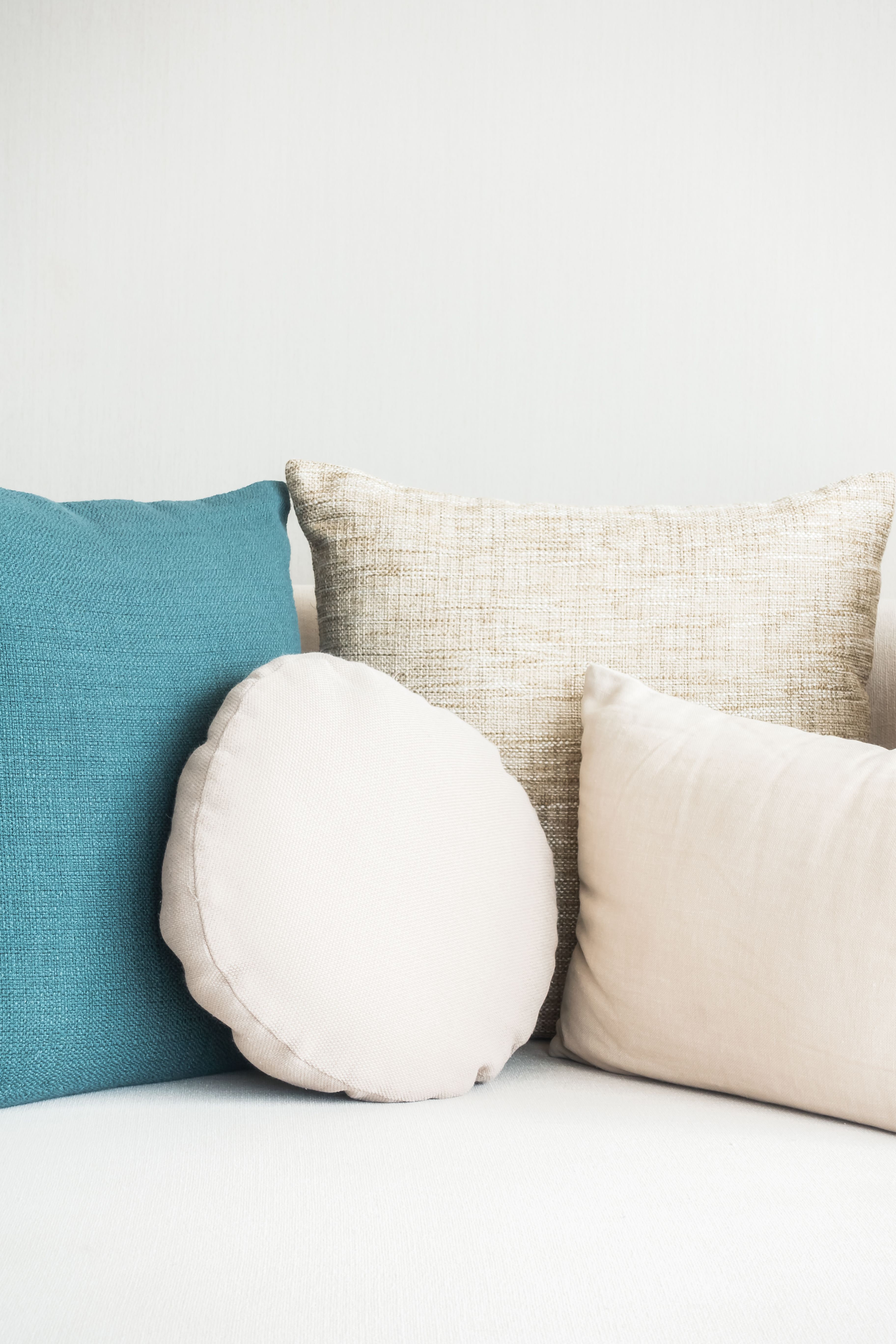 How to Store Pillows In a Storage Unit | HOLD