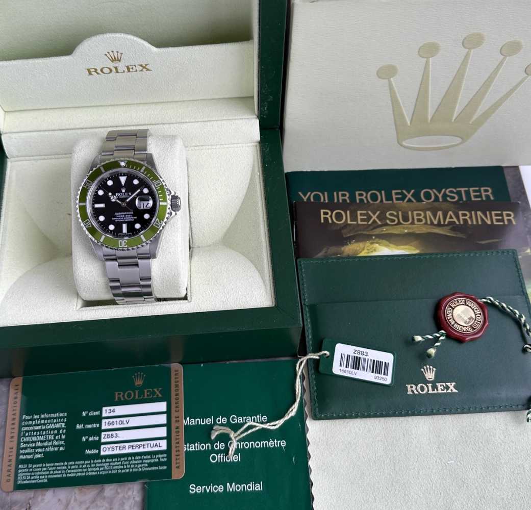 Rolex Submariner "LV" 16610LV Black 2007 with original box and papers