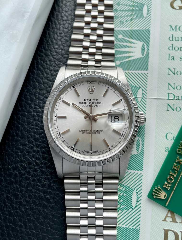 Rolex Datejust ref. 16220 Silver Dial 16220 Silver 1991 with original ...
