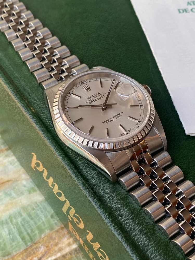 Rolex Datejust 16220 Silver 2000 with original box and papers