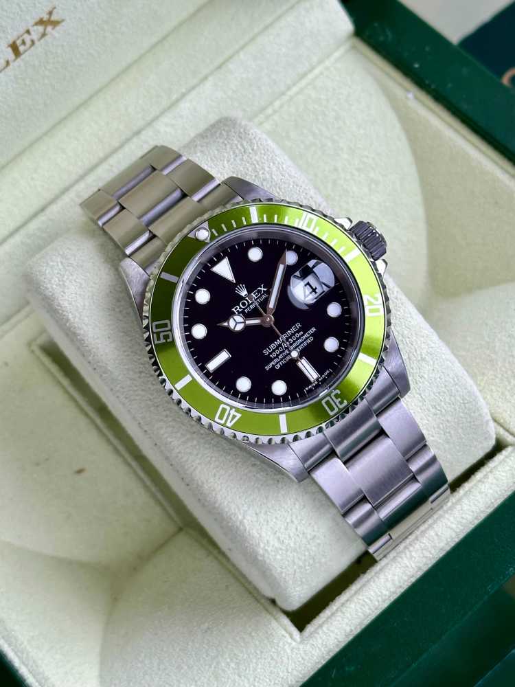 Rolex Submariner "LV" 16610LV Black 2007 with original box and papers