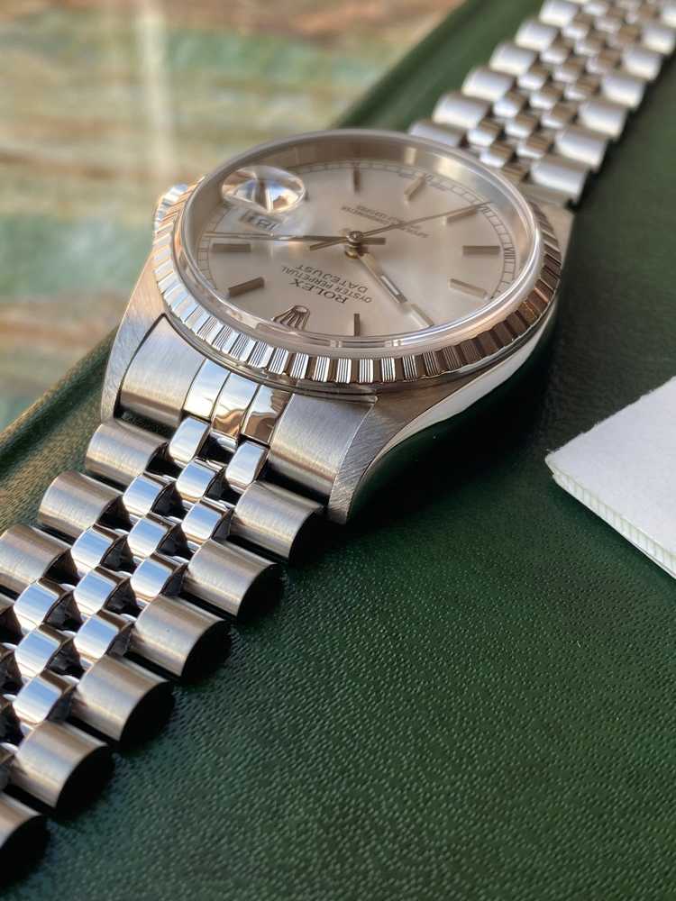 Rolex Datejust 16220 Silver 2000 with original box and papers
