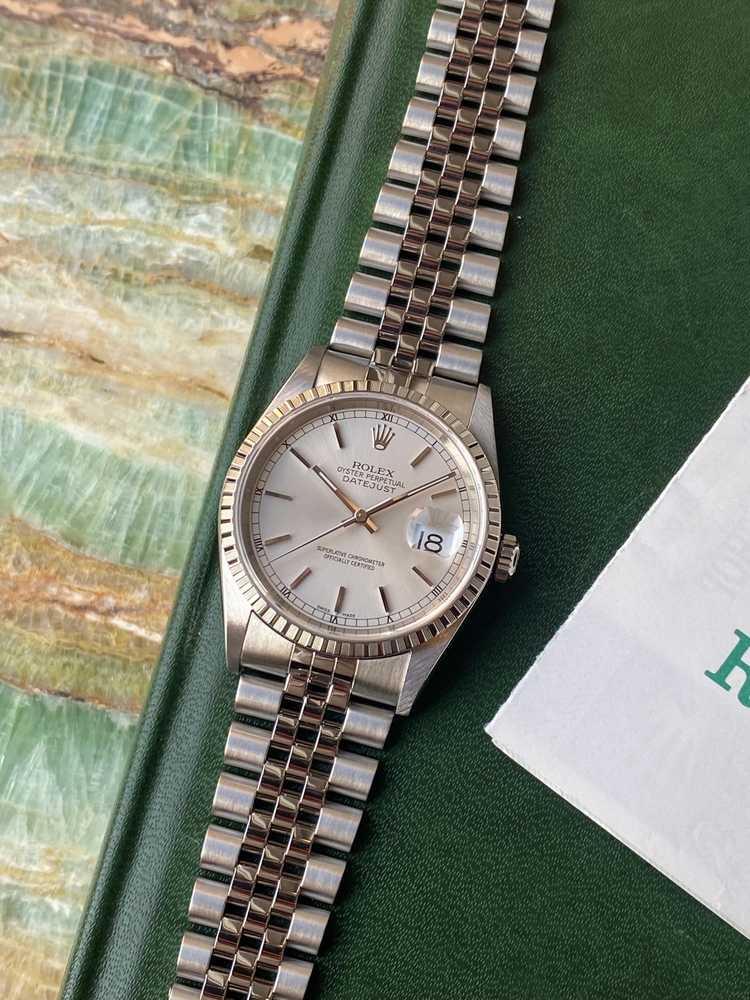 Rolex Datejust 16220 Silver 2000 with original box and papers