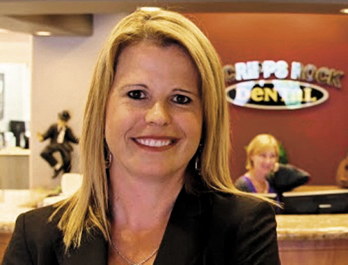 Laura Hatch's Instagram, Twitter & Facebook on IDCrawl