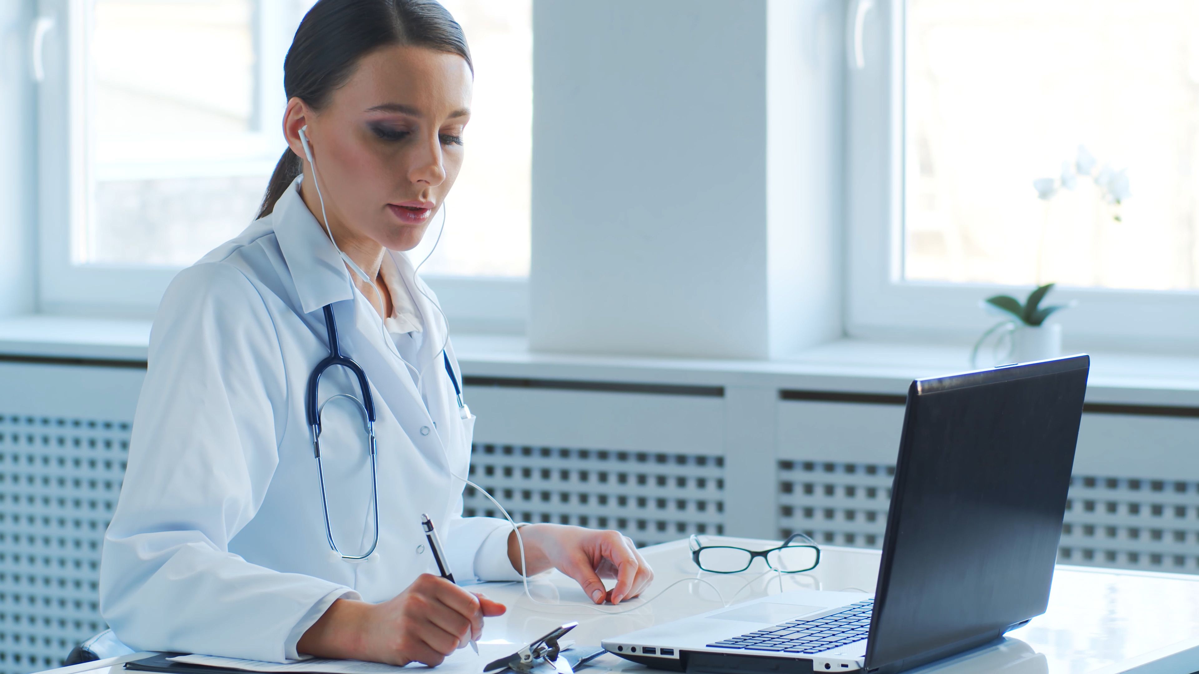 3 must-listens in honor of International Podcast Day | dvm360