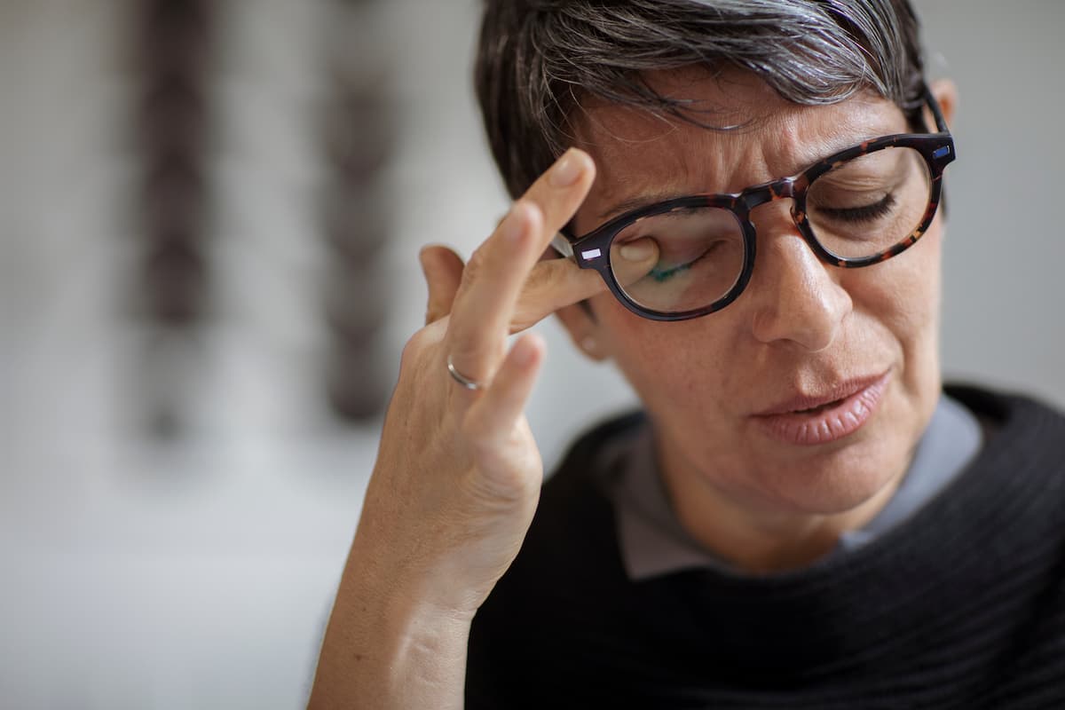 Study suggests indoor near-work in low light may contribute to myopia ...