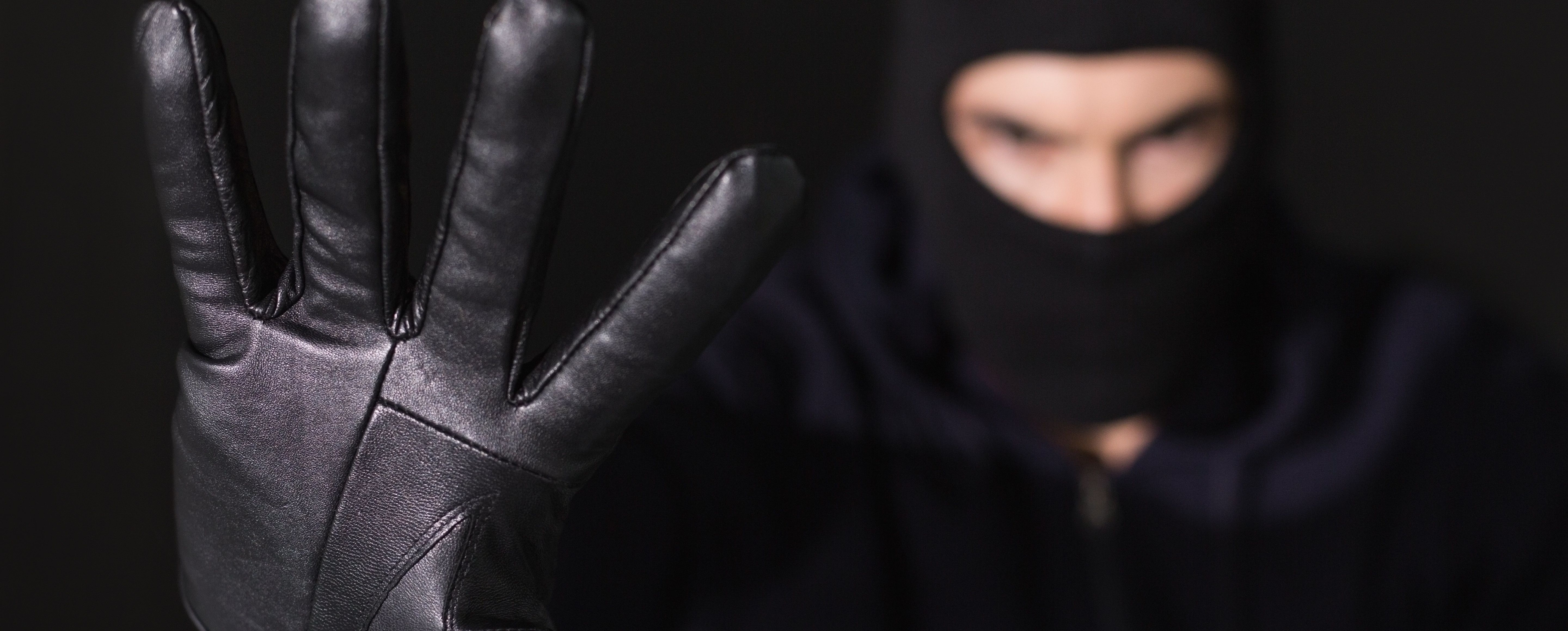 Pharmacy Robber Threatens to Shoot Kroger Staff