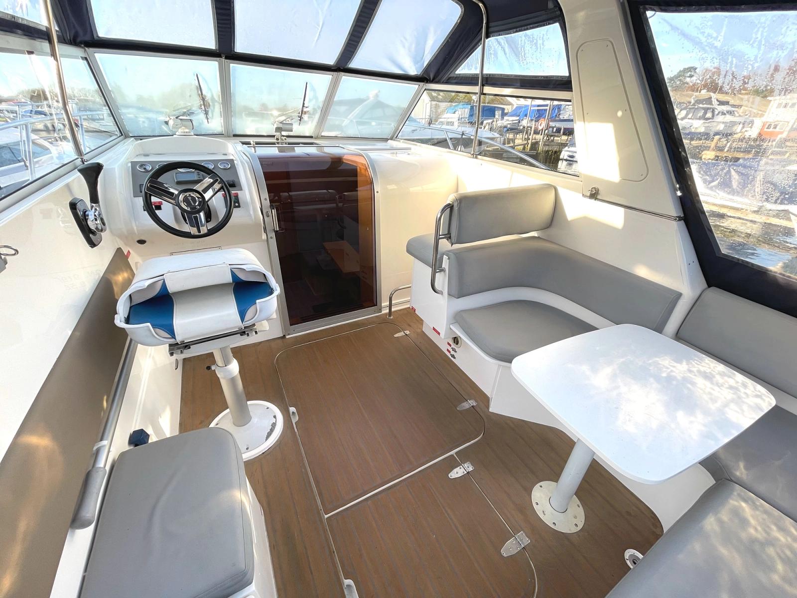 Broom 30 Coupe | Broom Boat Sales