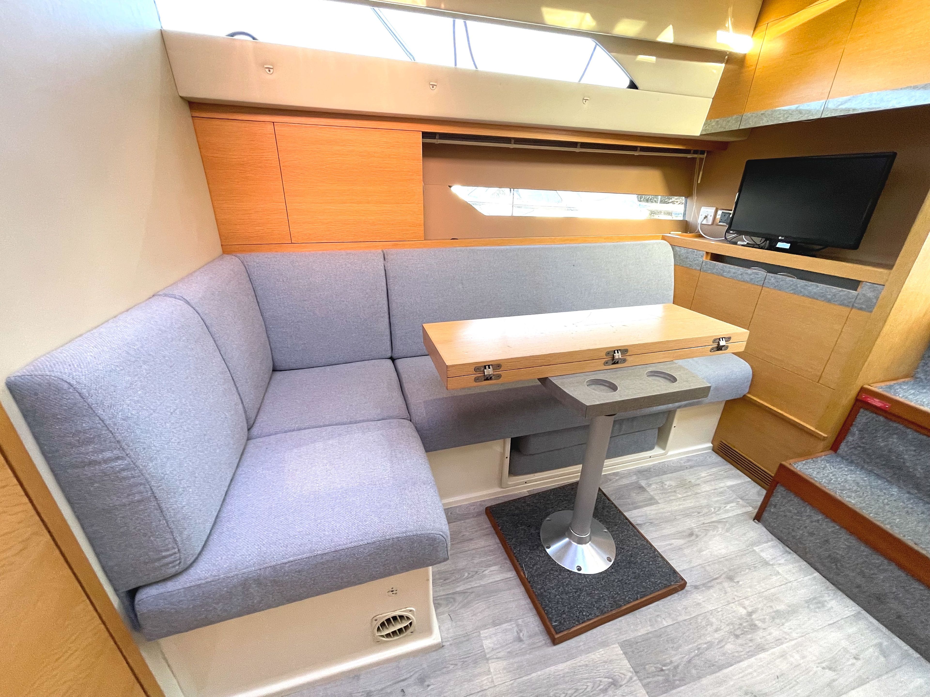 Broom 30 Coupe | Broom Boat Sales