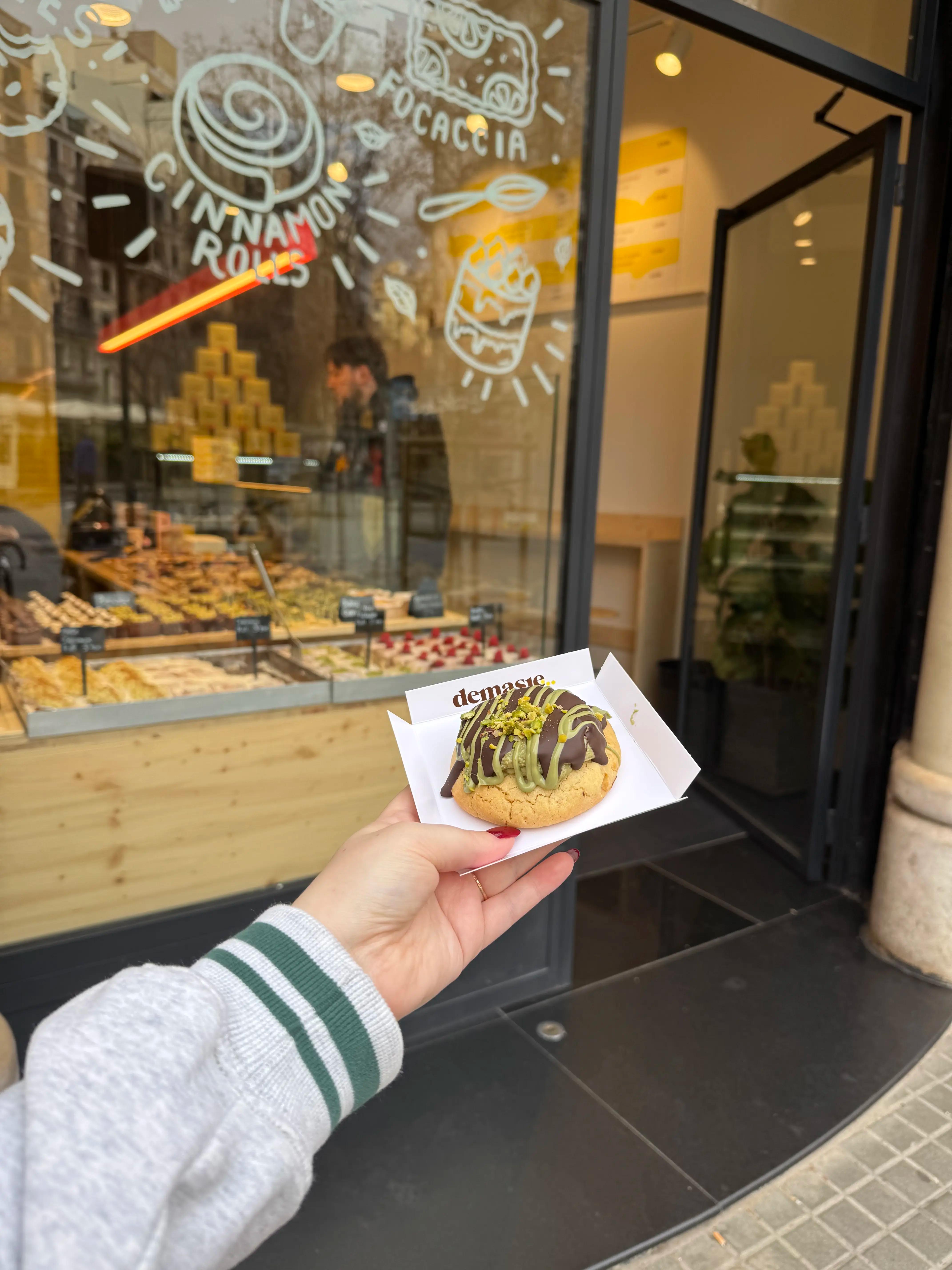 Dubai Chocolate in Barcelona at Demasie – A Must-Try!