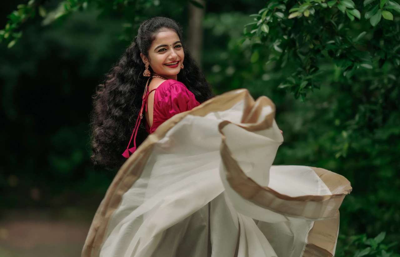 ShareChat News - Moj star Neethu Nair shines as the lead in PAA Original’s musical love saga ...