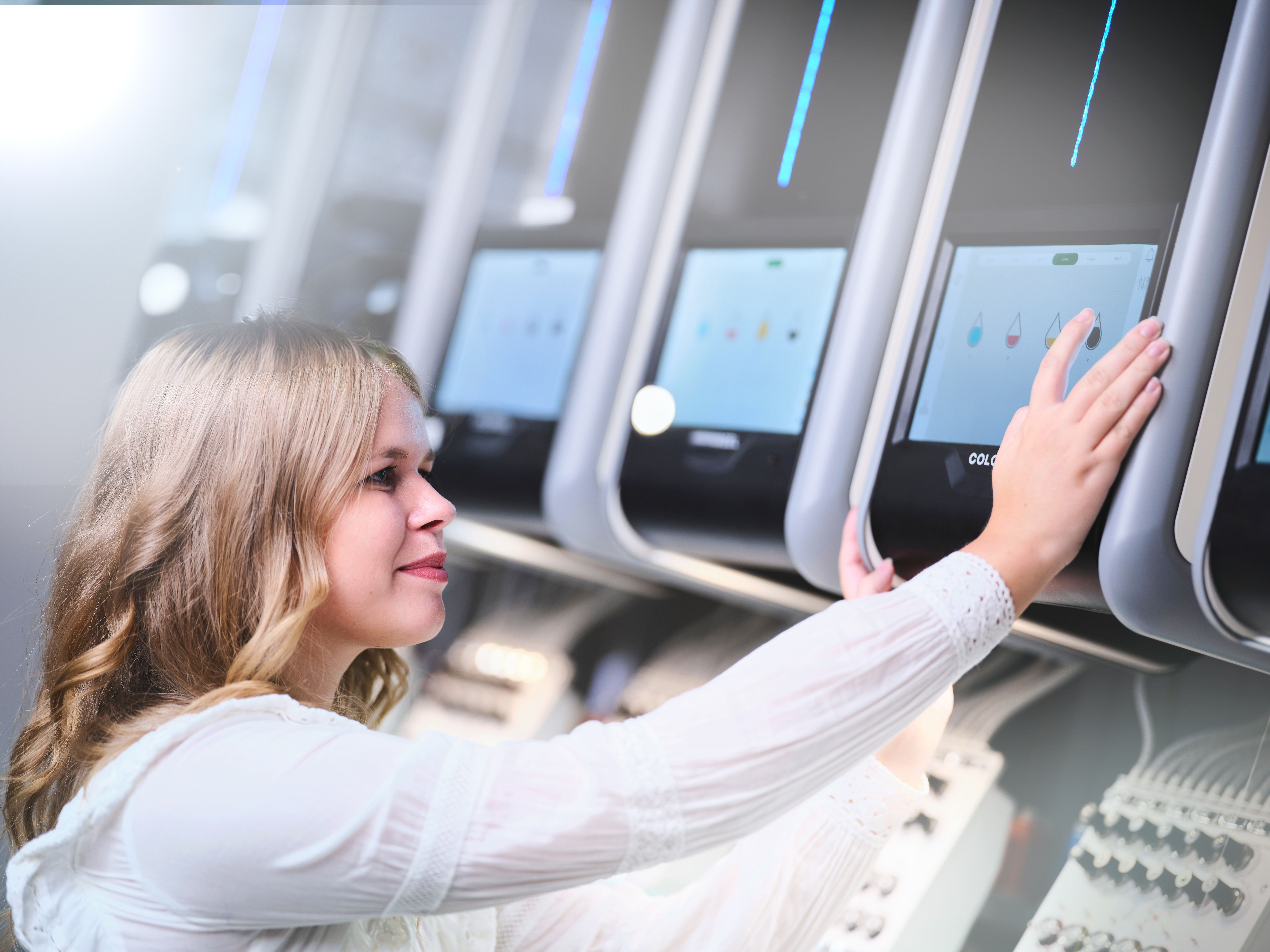 book a demo of Coloreel | Coloreel