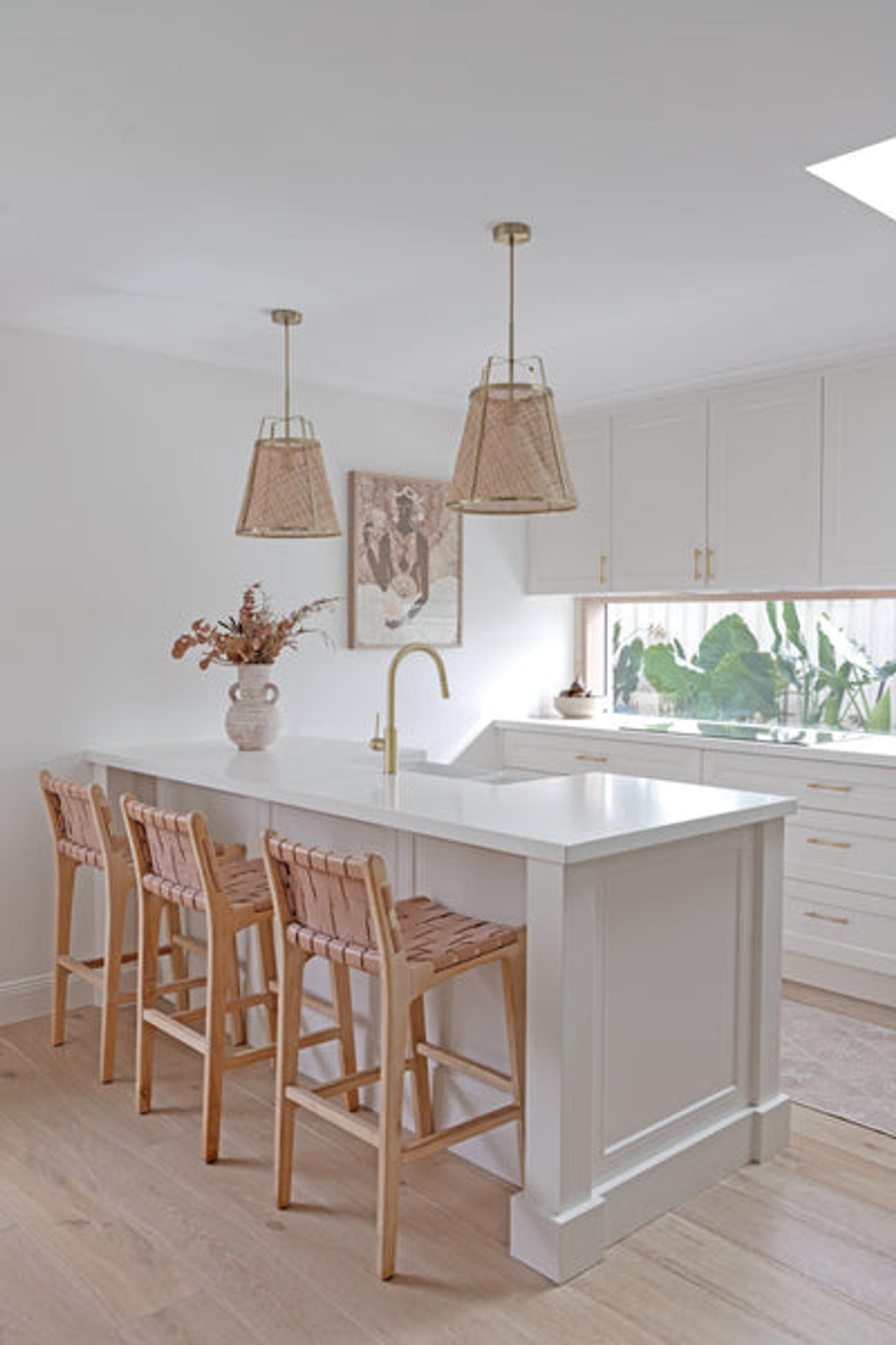 8 Ideas for Hamptons Style Kitchens | TileCloud