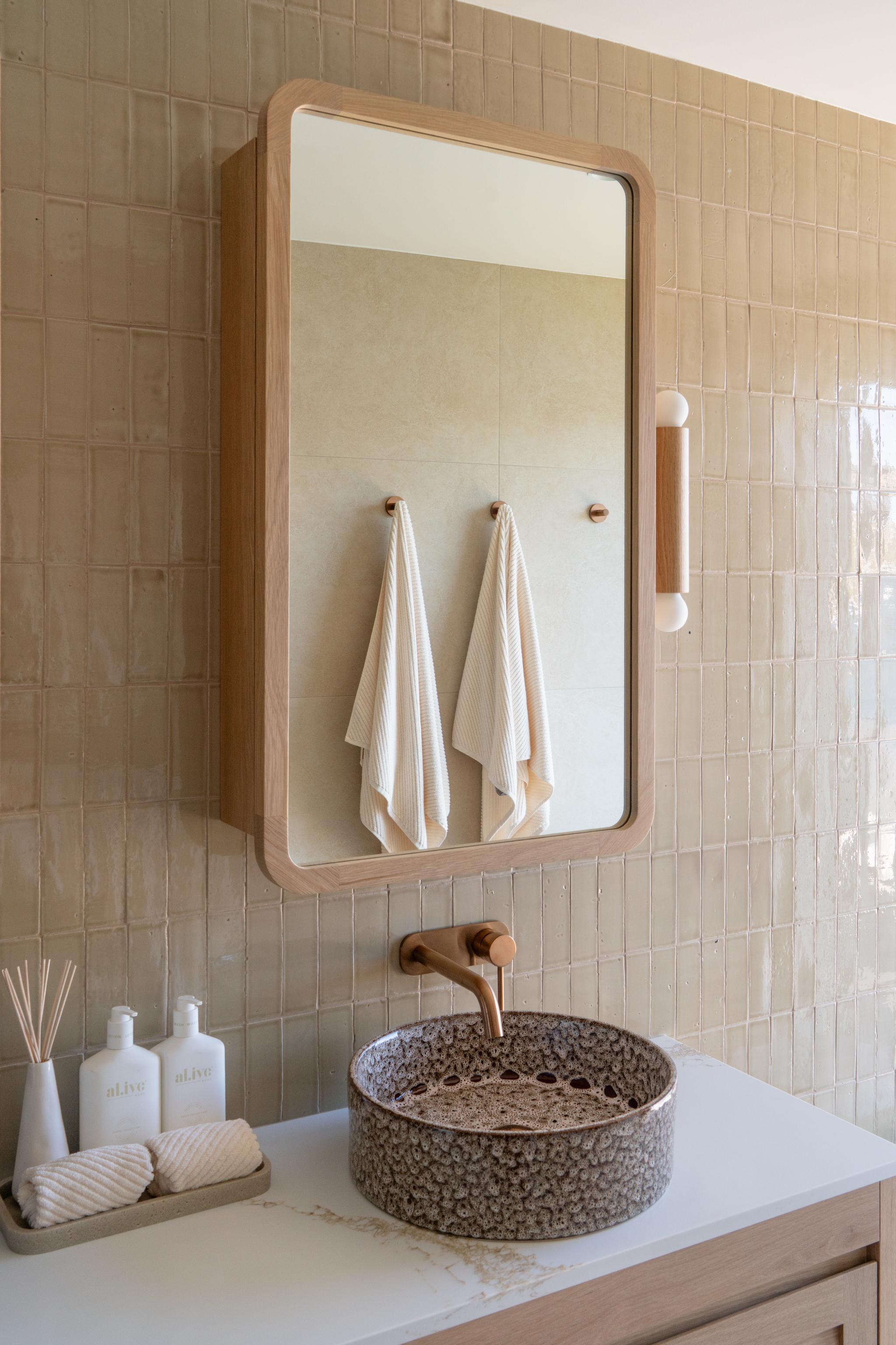 Horizontal vs. Vertical Tiles - How Tile Direction Shapes a Room ...