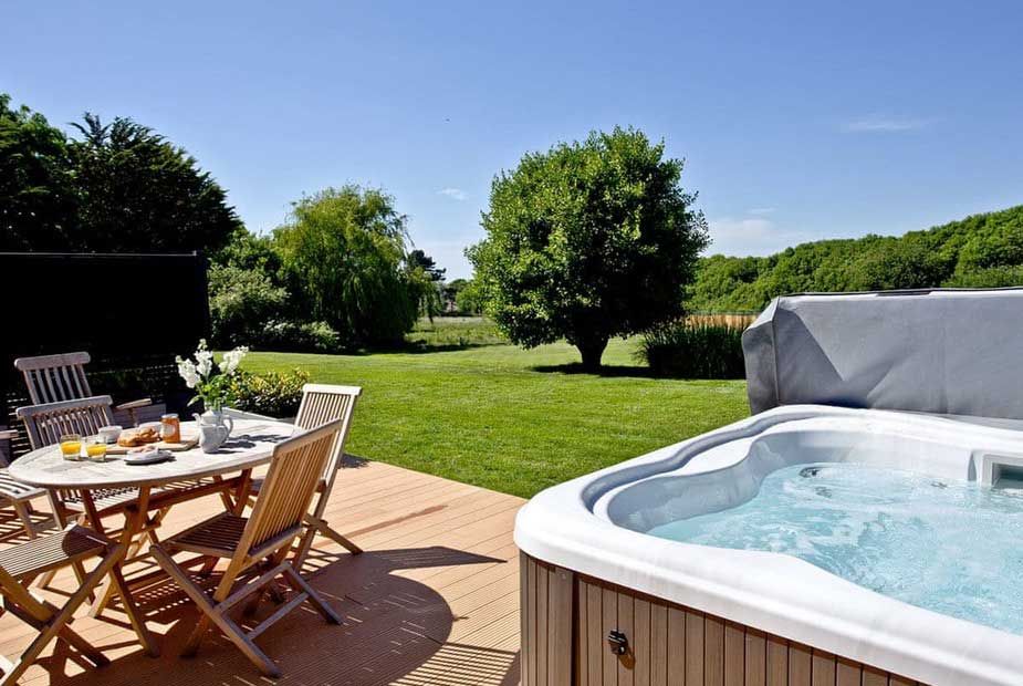 26 Luxury Lodges in Devon with Hot Tubs (From £34 Per Night)