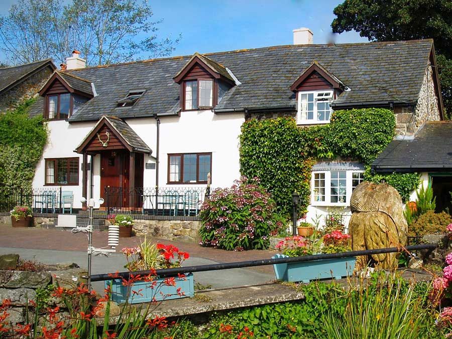 Lodges & Cottages in Snowdonia with Hot Tubs