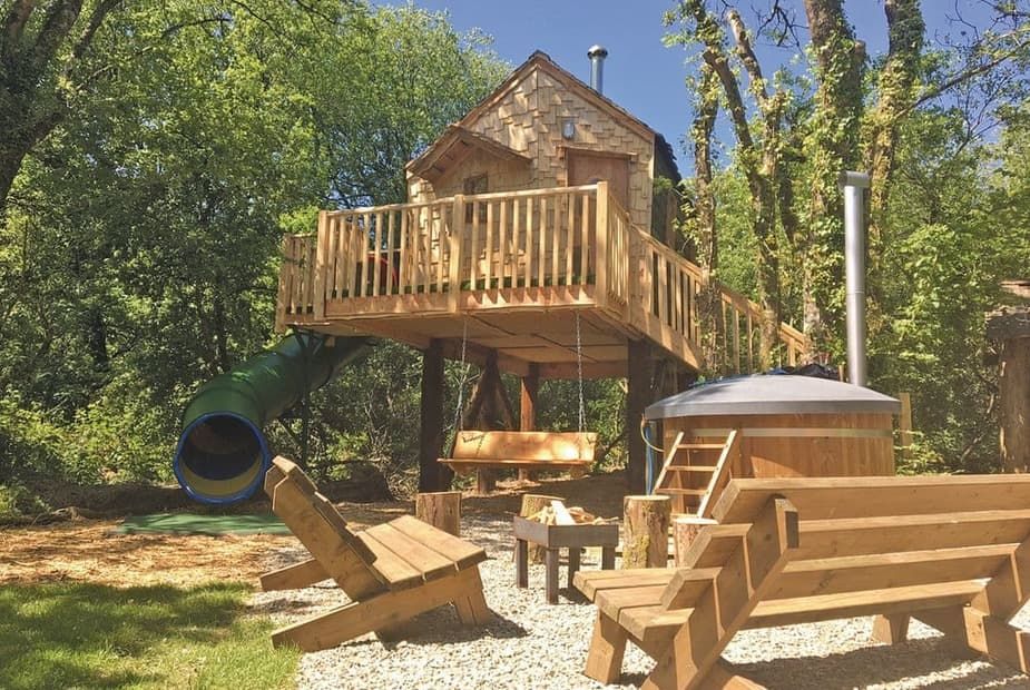 Treehouses with Hot Tubs | Hot tub Hideaways