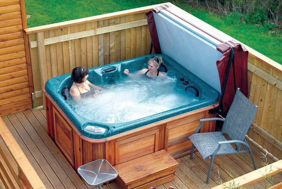 romantic-hot-tub-getaways-in-the-uk-for-2-weekends-away-for-couples