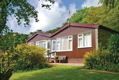 25 Luxury Lodges in Cornwall with Hot Tubs (From £19 Per Night)