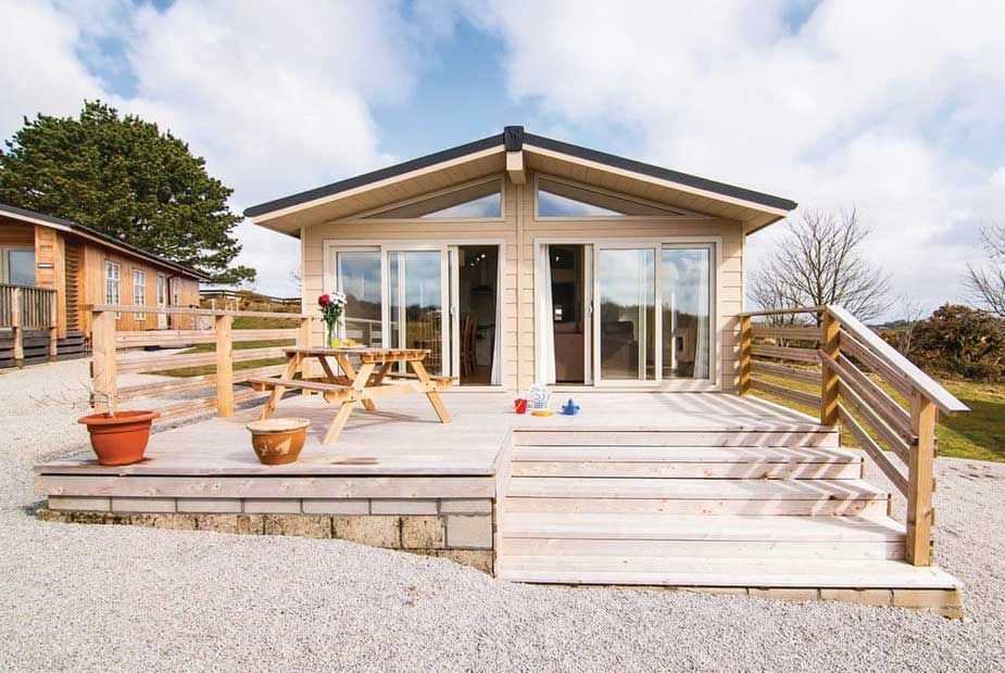 25 Luxury Lodges in Cornwall with Hot Tubs (From £19 Per Night)