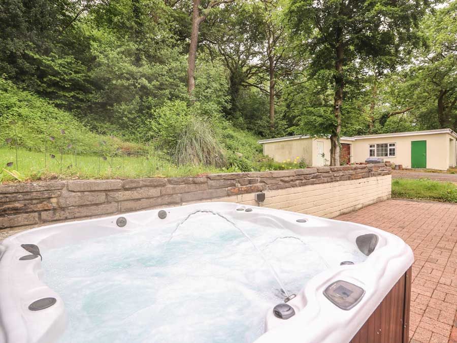 Brecon Beacons Lodges with Hot Tubs | Big range, low price