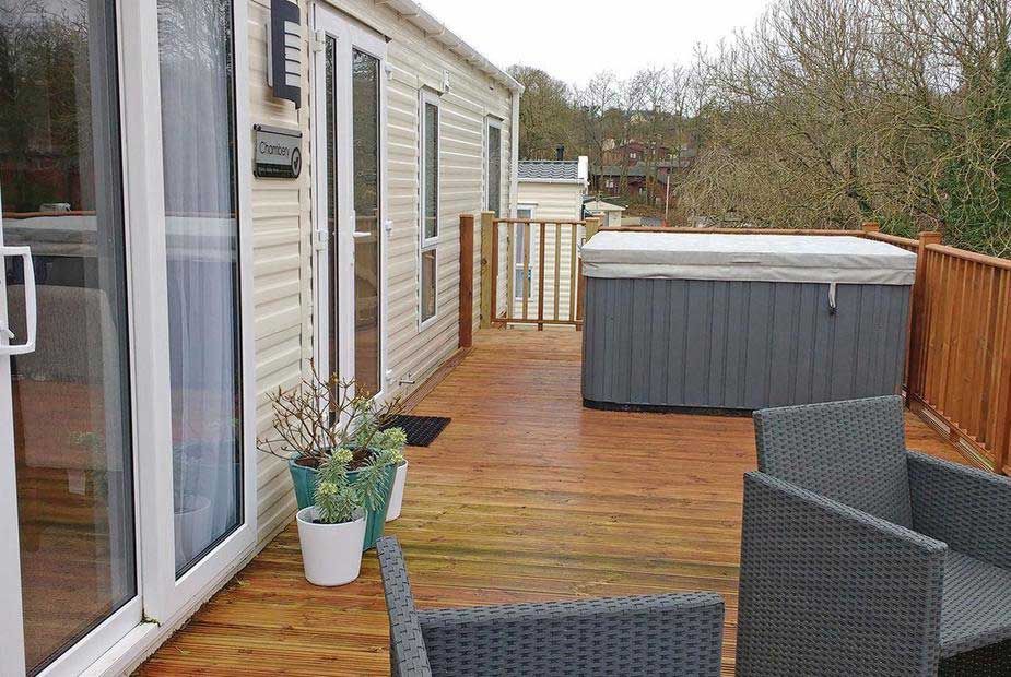 26 Luxury Lodges in Devon with Hot Tubs (From £34 Per Night)
