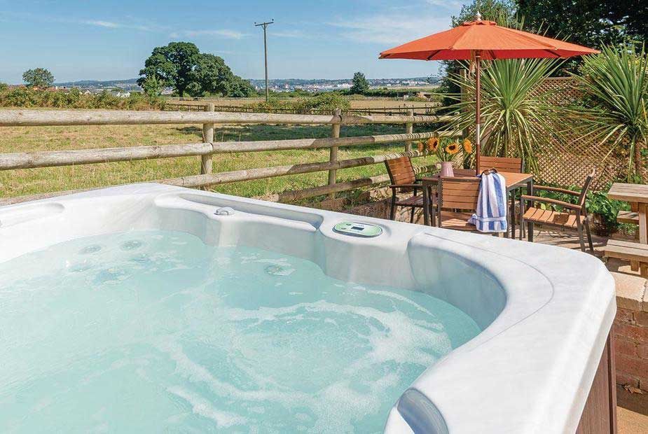 26 Luxury Lodges in Devon with Hot Tubs (From £34 Per Night)