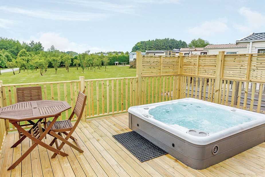 26 Luxury Lodges in Devon with Hot Tubs (From £34 Per Night)