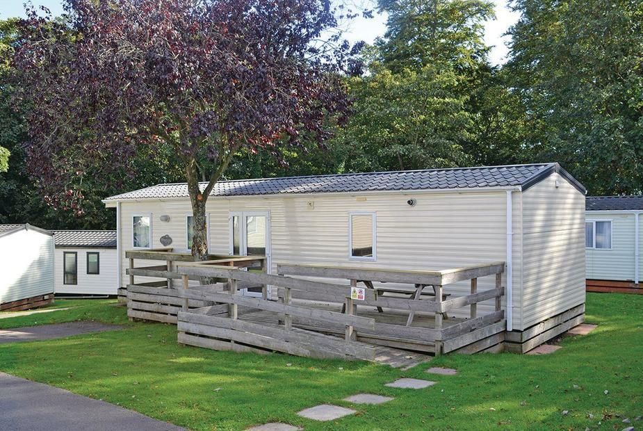6 Luxury Lodges in Torquay with Hot Tubs (From £45 Per Night)
