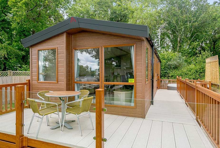 26 Luxury Lodges in Devon with Hot Tubs (From £34 Per Night)