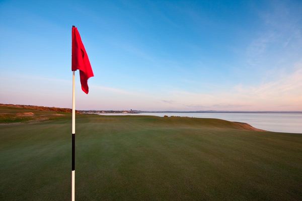 6 Quality Golf Courses with Lodge Accommodation and Hot Tub