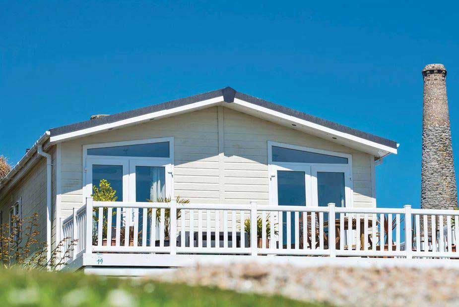 25 Luxury Lodges in Cornwall with Hot Tubs (From £19 Per Night)
