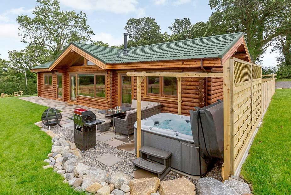 UK Romantic Hot Tub Breaks | Weekends Away for Couples
