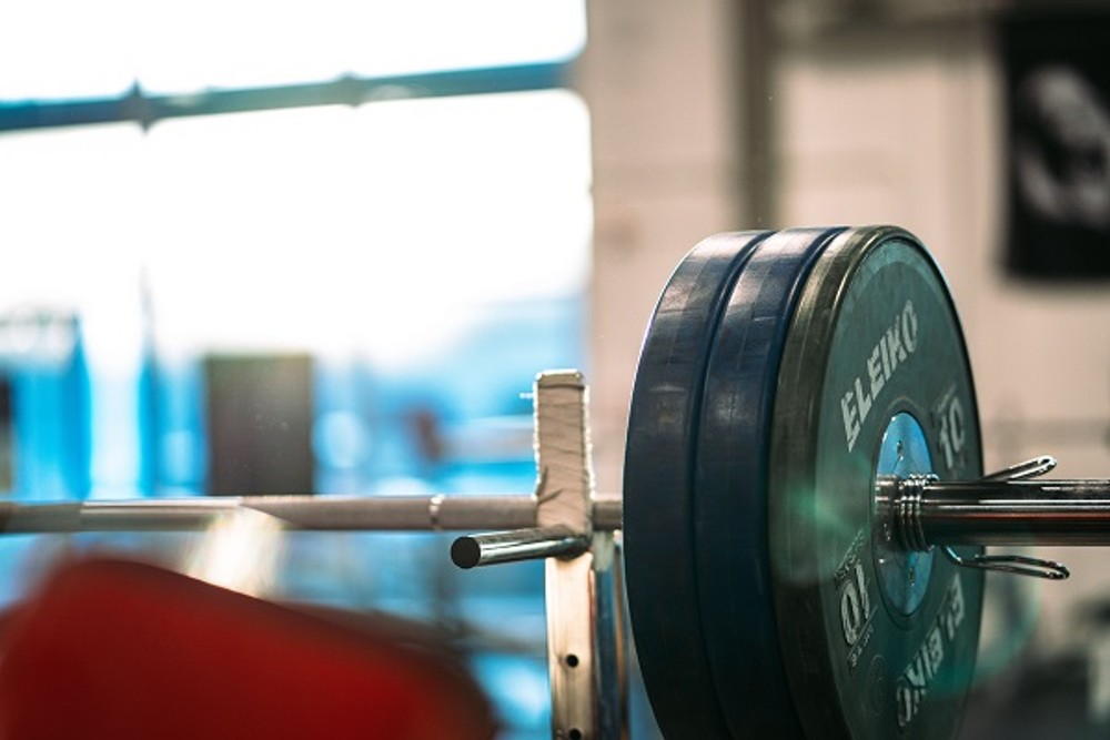 Does pre-exhausting our chest before training actually work?
