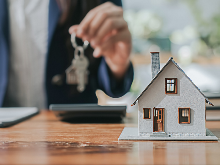 Unqualified Real Estate Agents And Brokers | Home Title Lock