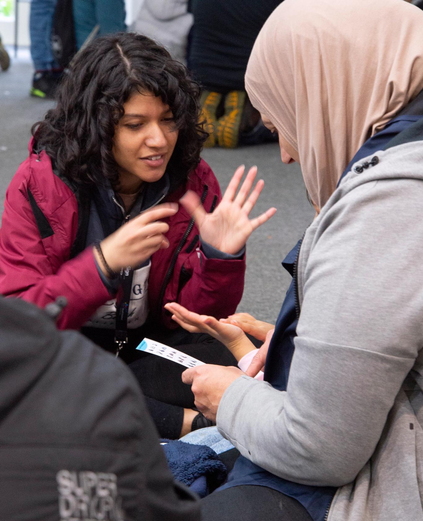 Discover more about Auslan | Flying Colours