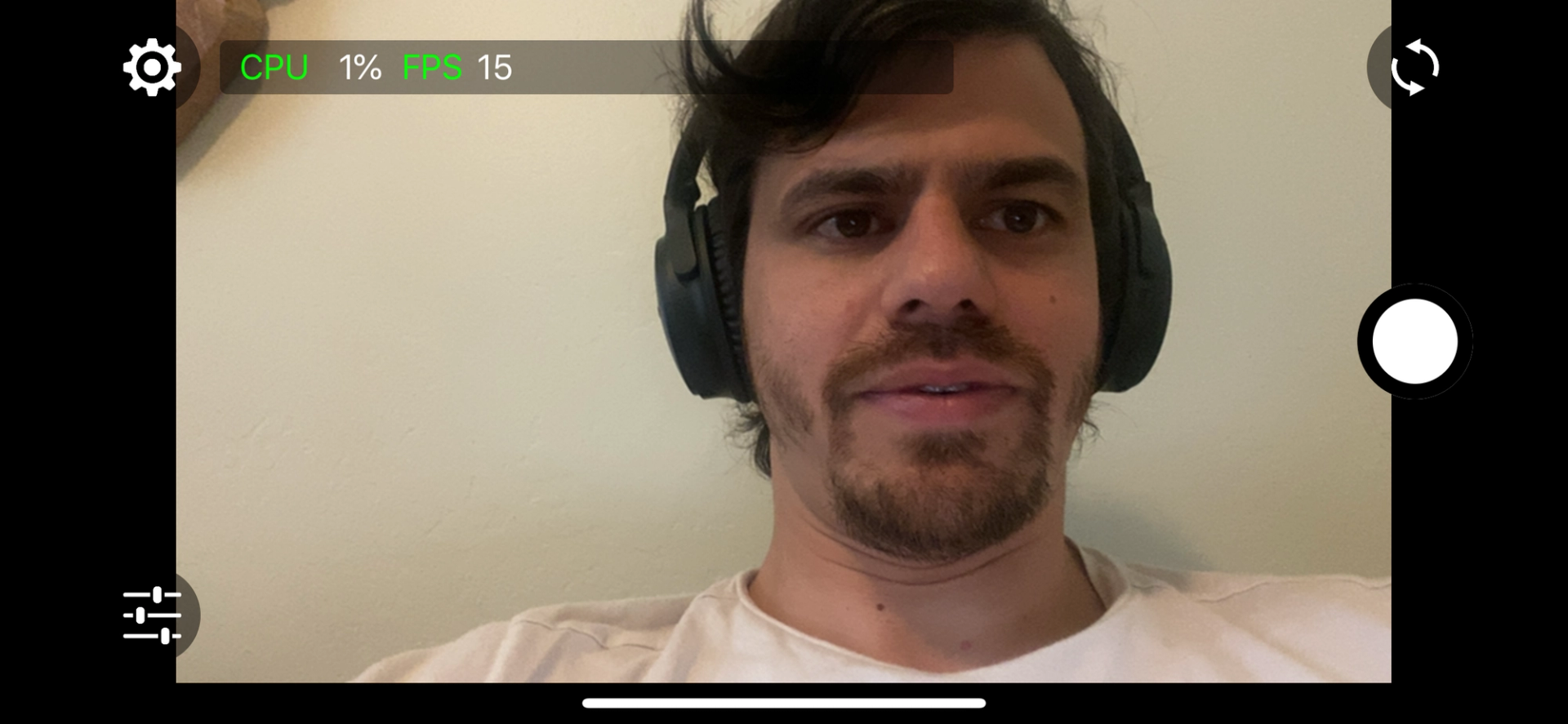 Guide to RTMP broadcast live streaming apps for iOS | Mux