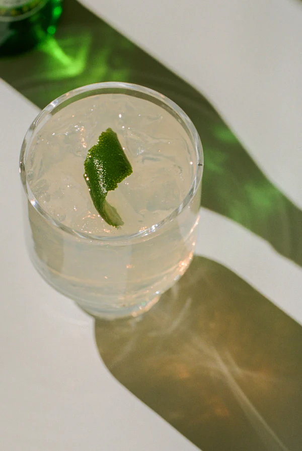 Aplós & Ginger: Non-Alcoholic Cocktail Recipe - Aplós