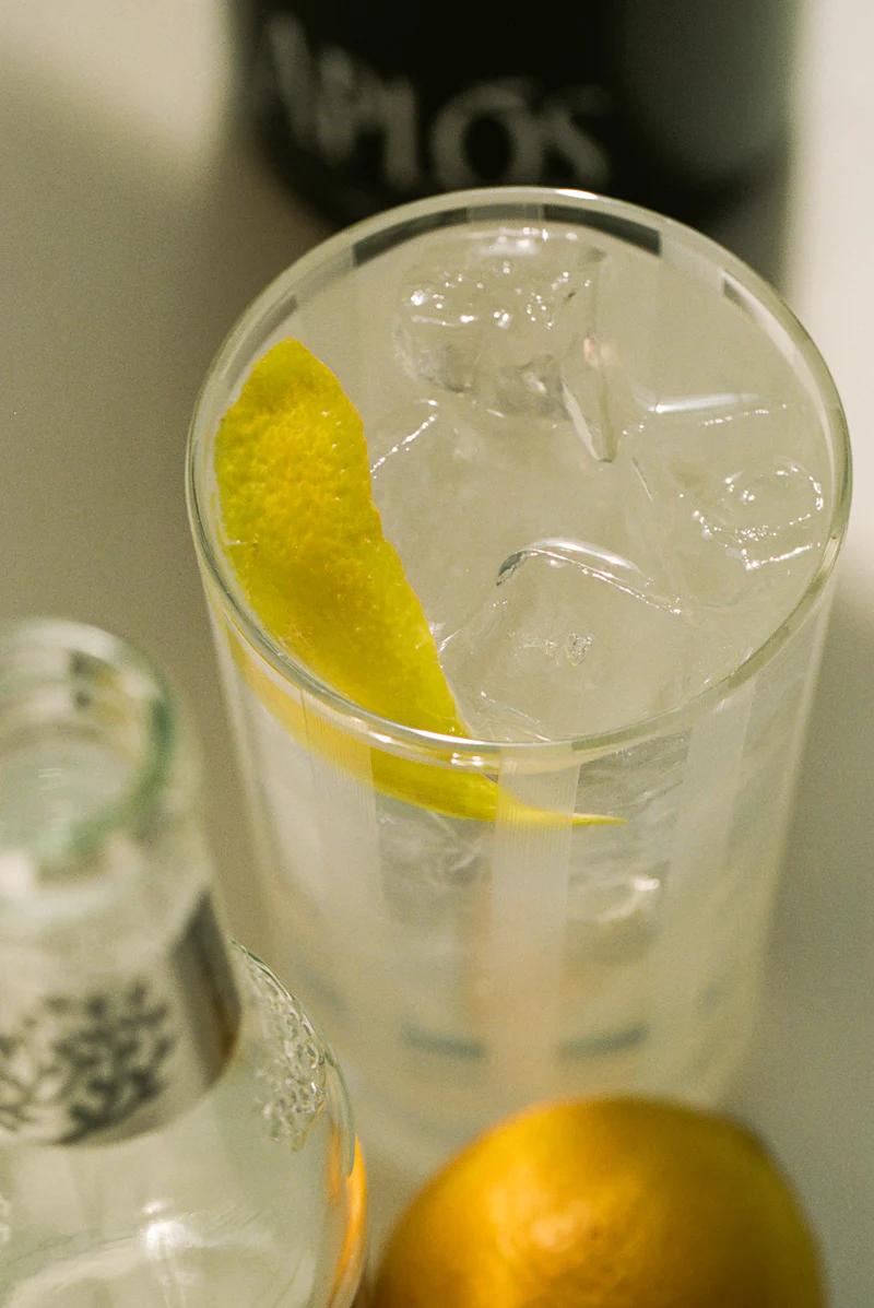 Aplós & Tonic: Non-Alcoholic Cocktail Recipe - Aplós