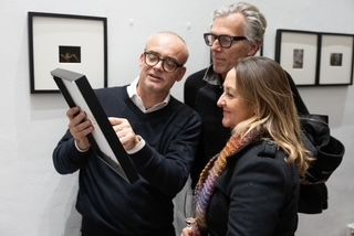 Wein & Vernissage: Komm zu Fabien Dettoris Fragments Ausstellung