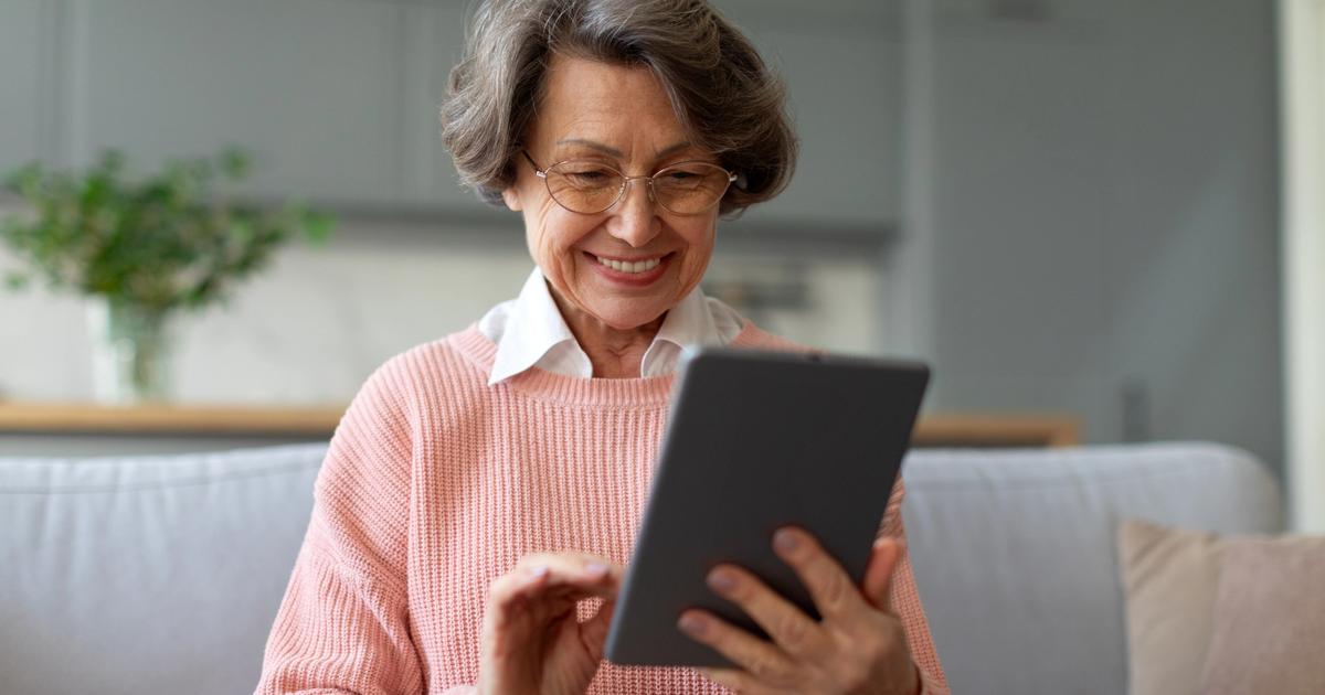 How to turn on VoiceOver, TalkBack and Narrator | SeeWay