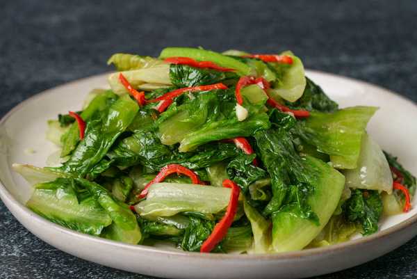 Cooked Lettuce with Fermented Tofu (腐乳炒生菜) | Made With Lau