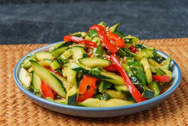 Smashed Cucumber Salad (拍黃瓜) | Made With Lau
