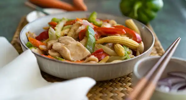 Rainbow Chicken Stir Fry (彩虹鸡炒) | Made With Lau