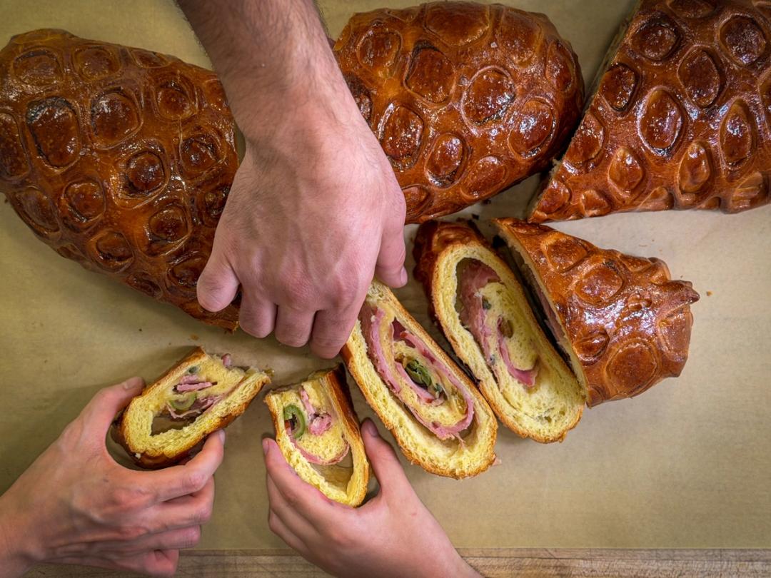 Make and Bake: Pastry Pros and Bakers’ Cherished Holiday Treats | James ...